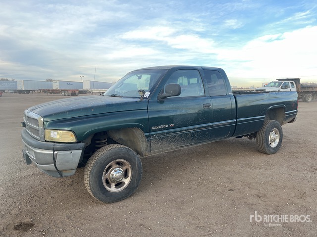 2001 Dodge Ram 2500 4x4 Extended Cab Pickup | Ritchie Bros. Auctioneers
