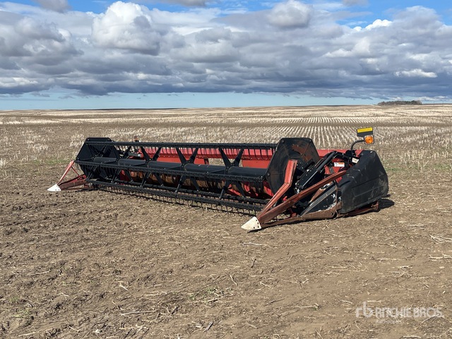 2003 Case 1020 25 ft Flex Combine Header | Ritchie Bros. Auctioneers
