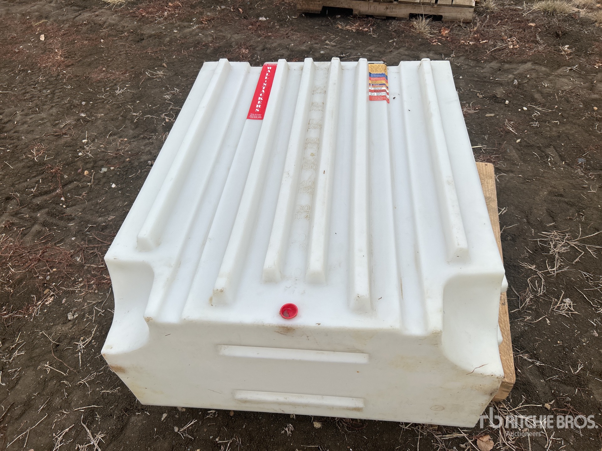 110 gal Poly Stackable Bulk Oil Tank (Unused) | Ritchie Bros. Auctioneers