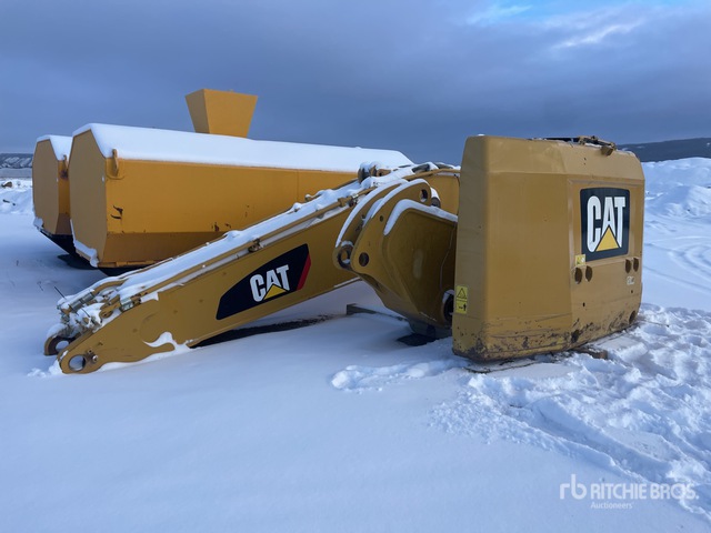 Cat Excavator Stick & lanza - Fits Cat 374F | Ritchie Bros. Auctioneers