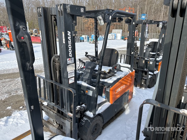 2019 Doosan B20T-7 3450 lb Electric Forklift | Ritchie Bros. Auctioneers