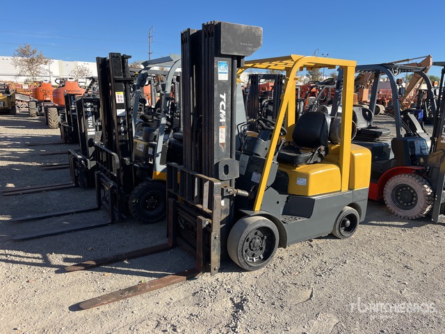 TCM FCG25-3HL 3300 lb Cushion Tire Forklift | Ritchie Bros. Auctioneers