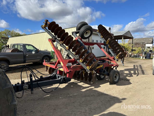 Versatile Tandem Breaking Disc | Ritchie Bros. Auctioneers