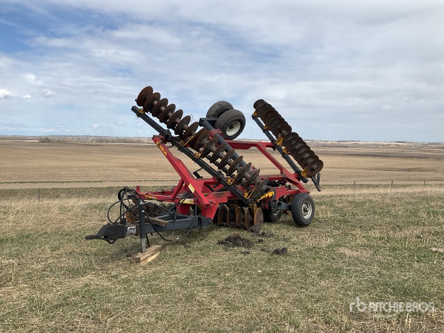 Versatile 22 ft Tandem Breaking Disc | Ritchie Bros. Auctioneers
