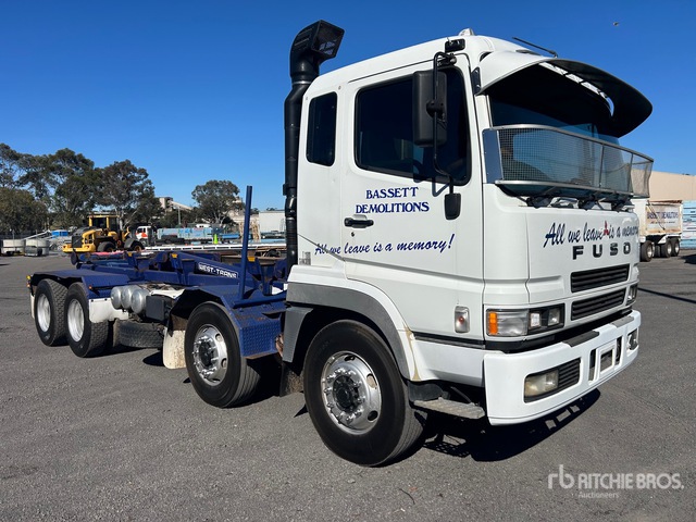 2006 Mitsubishi Fuso FS500 8x4 Twin-Steer Camión con gancho | Ritchie ...