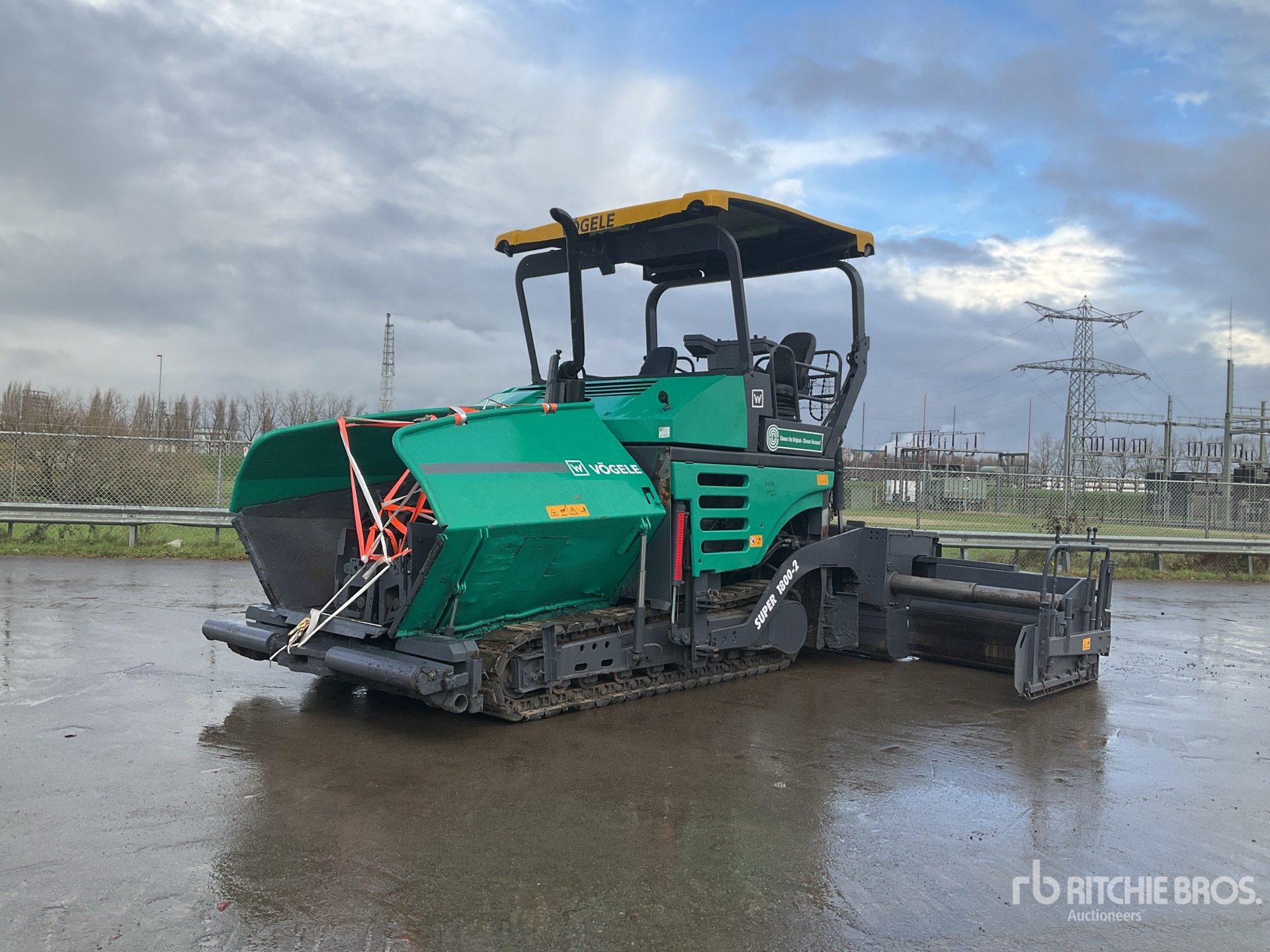 2011 Vogele 12.82/SUPER 1800-2L Asphalt Paver | Ritchie Bros. Auctioneers