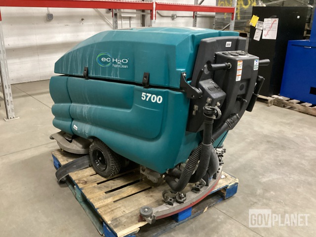 Surplus Tennant 5700 Floor Scrubber in Wasilla, Alaska, United States ...