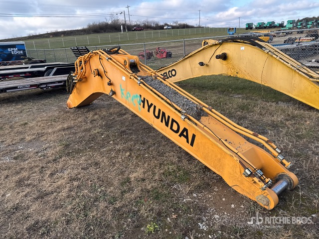 Hyundai Excavator lanza - Fits R235 | Ritchie Bros. Auctioneers