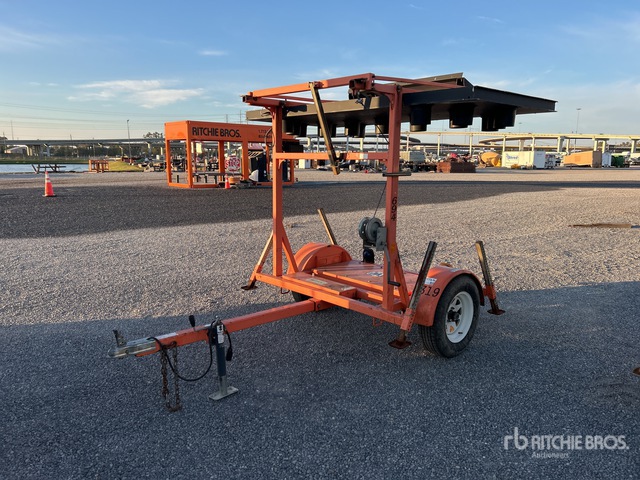 2016 Wanco WTSP Solar Arrow Board | Ritchie Bros. Auctioneers