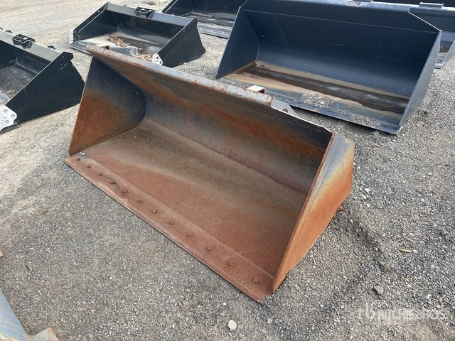 Kubota K7173 74 in Q/C Ag Tractor Bucket | Ritchie Bros. Auctioneers