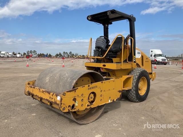 2011 Cat CS44 Smooth Drum Compactor | Ritchie Bros. Auctioneers