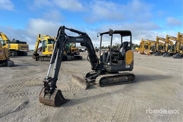 2016 Volvo EC35D Mini Excavator | Ritchie Bros. Auctioneers
