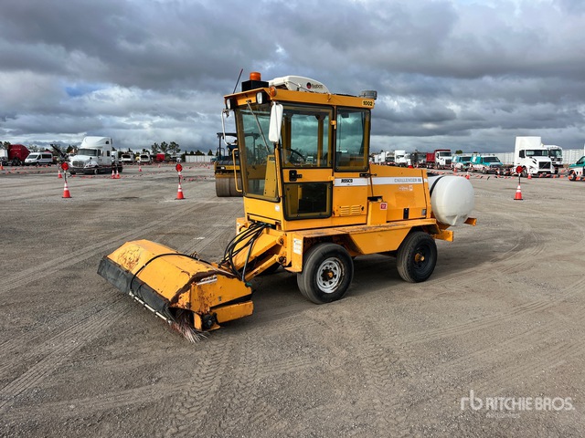 2008 Rosco Challenger III Self-Propelled Broom | Ritchie Bros. Auctioneers