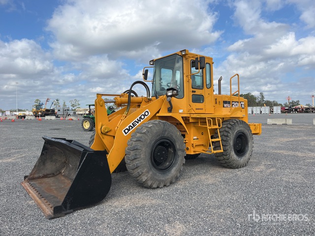 2002 Daewoo MG200-III Wheel Loader (Inoperable) | Ritchie Bros. Auctioneers