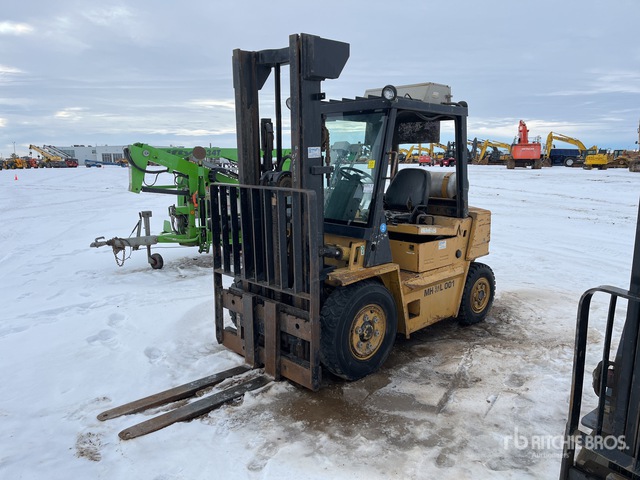 Cat V70F 6300 lb Pneumatic Tire Forklift | Ritchie Bros. Auctioneers