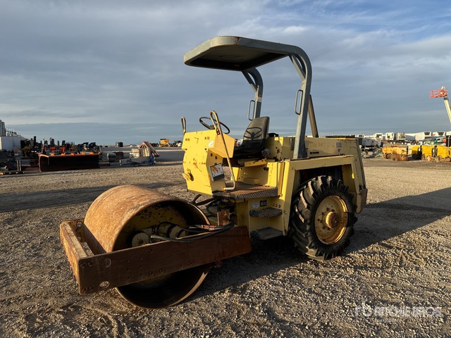 1998 Bomag BW142D-2 Smooth Drum Compactor | Ritchie Bros. Auctioneers