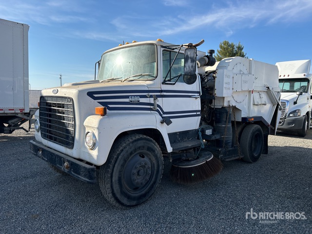1984 Tymco 600 on 1984 Ford N7000 Sweeper Truck | Ritchie Bros. Auctioneers