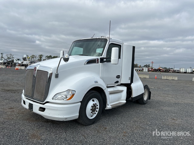 2014 Kenworth T680 4x2 Tracteur Routier | Ritchie Bros. Auctioneers