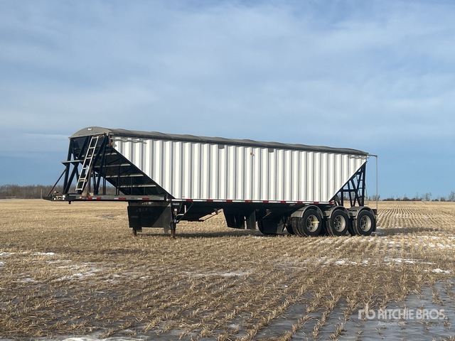 2014 Lode King 45 ft Tri/A Remolque de granos | Ritchie Bros. Auctioneers