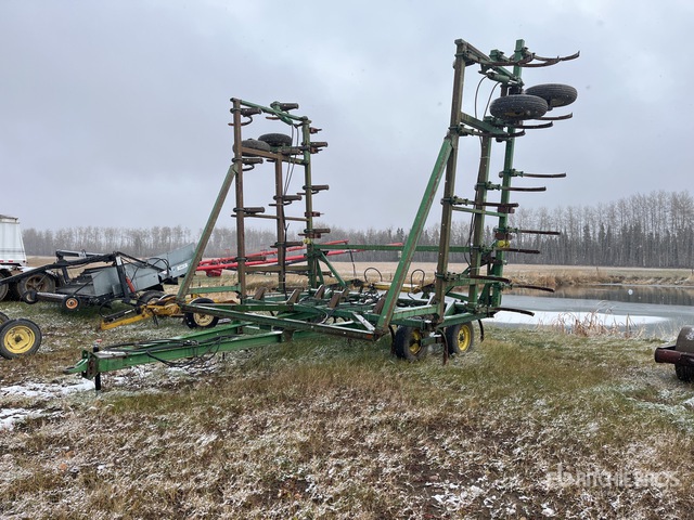 John Deere 1610 40 ft Culteur | Ritchie Bros. Auctioneers