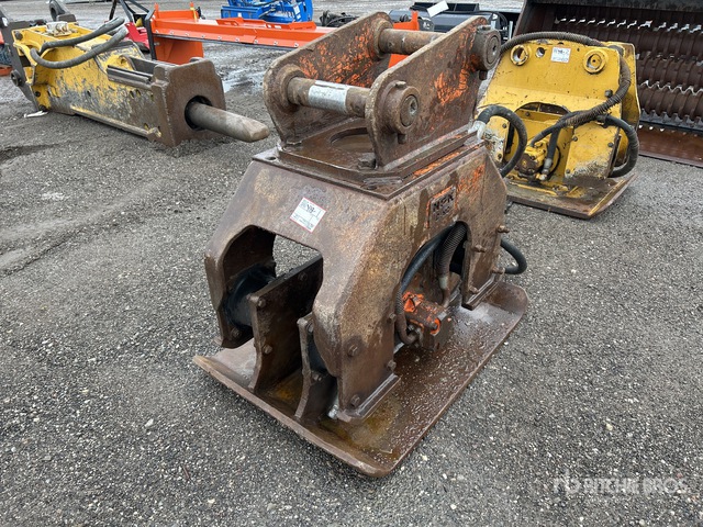 NPK C-8C 3 ft Plate Compactor Attachment | Ritchie Bros. Auctioneers