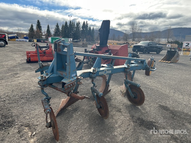Overum C398 3-Point 3 Bottom Breaking Plow | Ritchie Bros. Auctioneers
