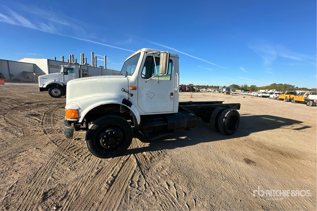 1990 International 4600 4x2 Cab and Chassis | Ritchie Bros. Auctioneers