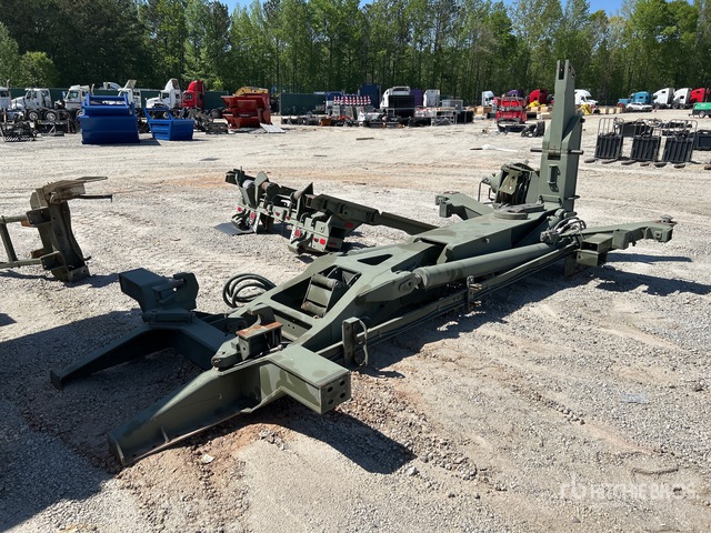 Dp Manufacturing 22000 LBS Military Hook Lift | Ritchie Bros. Auctioneers