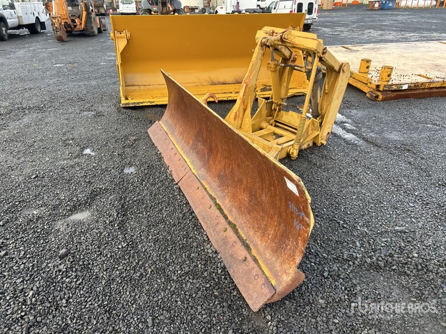 10 ft Front Motor Grader Blade | Ritchie Bros. Auctioneers
