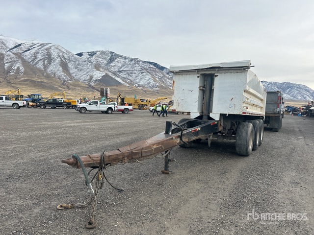 1985 Williamson 15 ft Tri/A Pup Dump Trailer | Ritchie Bros. Auctioneers