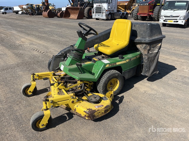 John Deere F525 Ride-On Lawn Mower | Ritchie Bros. Auctioneers