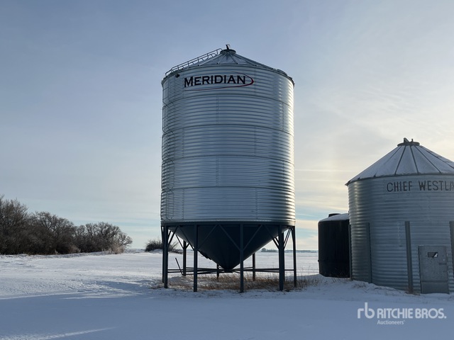 Meridian 1805 +/- 4800 bu 5 Ring Hopper Trémie à grains | Ritchie Bros ...