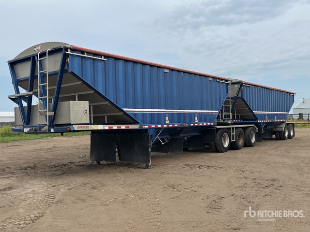 2021 Doepker Super B-Train Grain Trailer | Ritchie Bros. Auctioneers