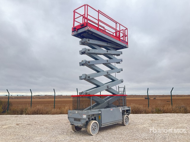 2004 JLG Liftlux SL180-12E Electric Scissor Lift | Ritchie Bros ...