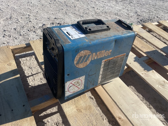 2019 Miller CST-280 280 A Mobile Stick Electric Welder (Inoperable ...