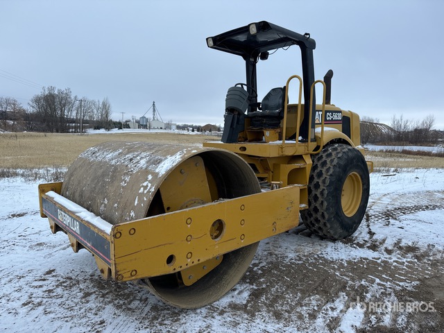 2000 Cat CS-563D Rodillo compactador | Ritchie Bros. Auctioneers