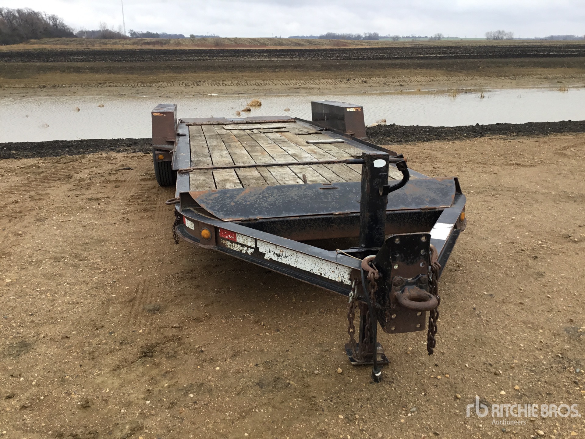 2014 Towmaster Trailer 22 ft T/A Equipment Trailer | Ritchie Bros ...