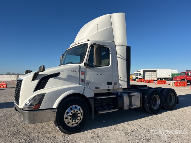 2014 Volvo VNL 6x4 T/A Day Cab Truck Tractor | Ritchie Bros. Auctioneers