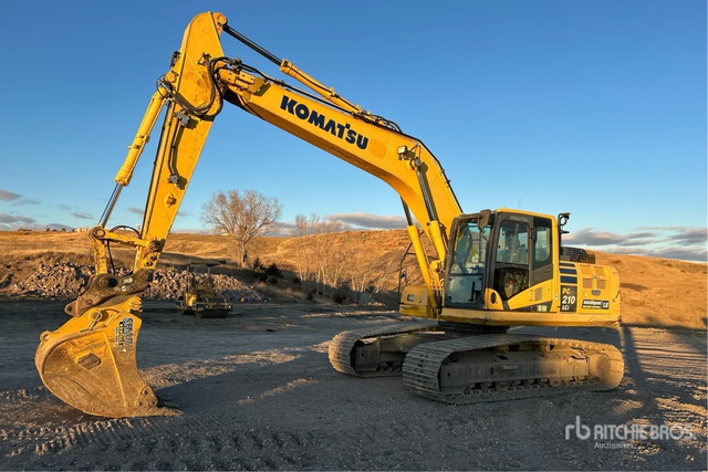 2015 Komatsu PC210LCI-10 Tracked Excavator | Ritchie Bros. Auctioneers