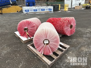 Quantity of (3) Pallets of 58 in Broom Sweeper Attachment in Mont-Saint ...