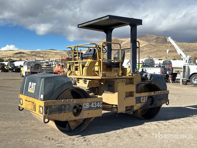 1998 Cat CB-434C Double Drum Roller | Ritchie Bros. Auctioneers
