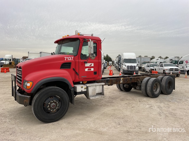 2007 Mack CV713 6x4 Cabine et châssis | Ritchie Bros. Auctioneers