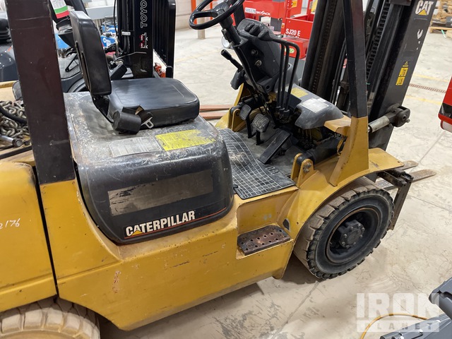 2002 Cat GP25K 3700 lb Pneumatic Tire Forklift in Sturtevant, Wisconsin ...