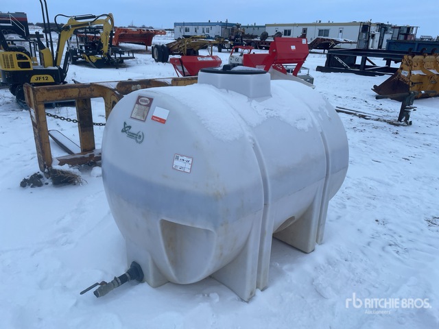 Flexhopper Plastics 420 L Poly Water Tank | Ritchie Bros. Auctioneers