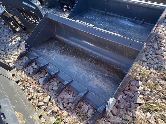 New Holland 72 in General Purpose Skid Steer Bucket | Ritchie Bros ...