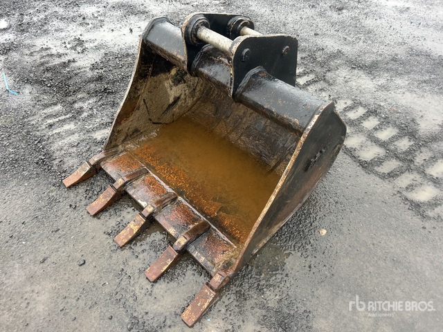 PSM 36HD 35 in Digging Excavator Bucket | Ritchie Bros. Auctioneers