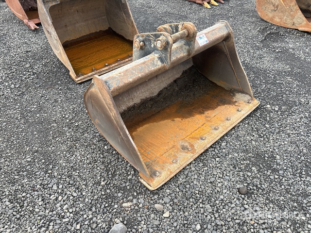 Cat 47 in Cleanup Excavator Bucket | Ritchie Bros. Auctioneers