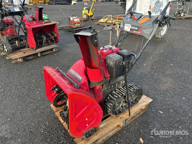 Honda HSS724A 24 in Tracked Walk Behind Snow Blower | Ritchie Bros ...