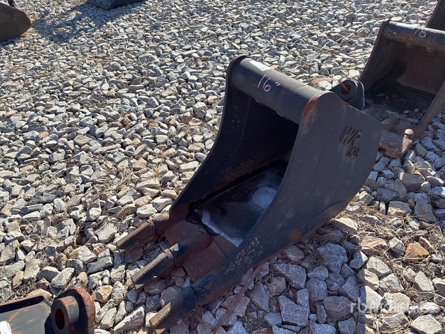 2016 Central Fabricators 16 in Digging Excavator Bucket | Ritchie Bros ...