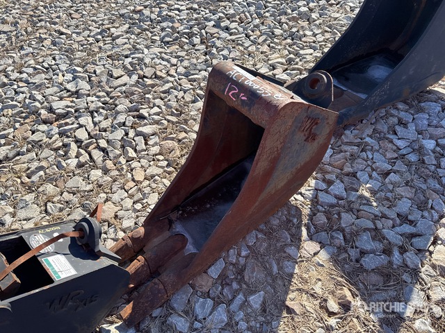 Wain-Roy XLS 12 in Digging Excavator Bucket | Ritchie Bros. Auctioneers